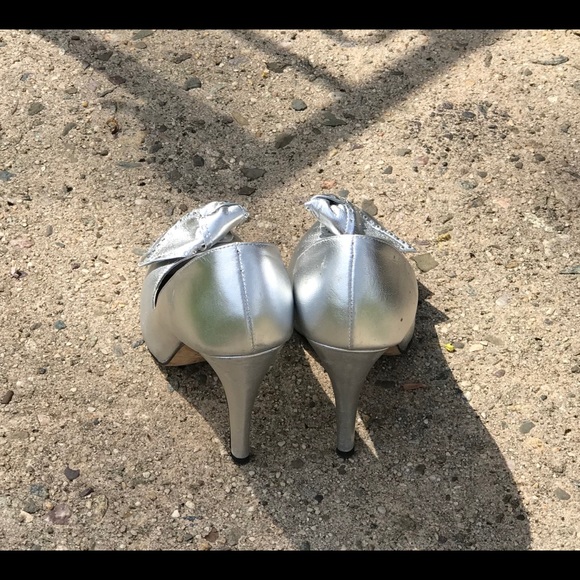 Jennifer Lopez | Shoes | Vintage Jlo Silver Pumps | Poshmark